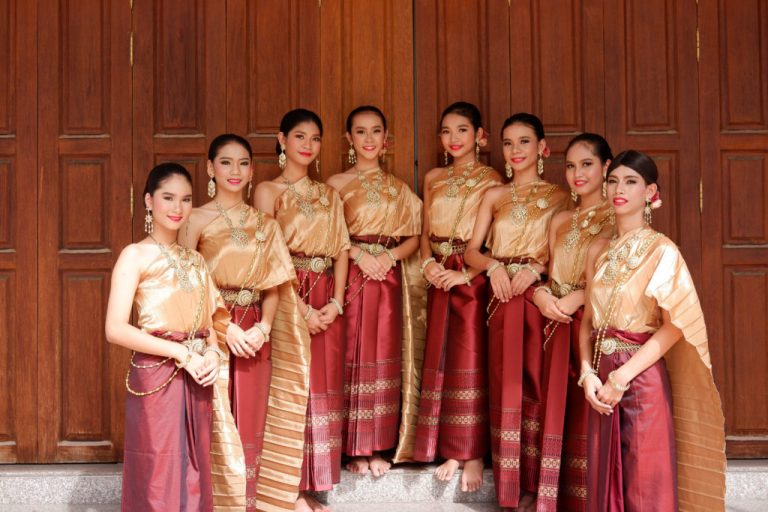 Turismo de Tailandia_Rattanakosin Dress_FOTO PORTADA - Turismo de Tailandia